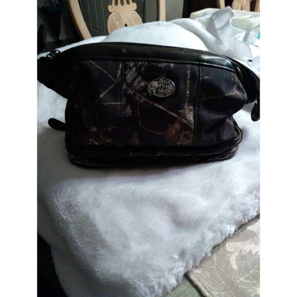 Bass Pro Shops | Accessories | Bass Pro Shops Classic Shave Kit Bag ...